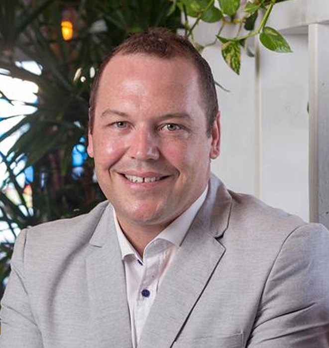 Christopher McCulloch | Best Dental Clinic in Hyderabad